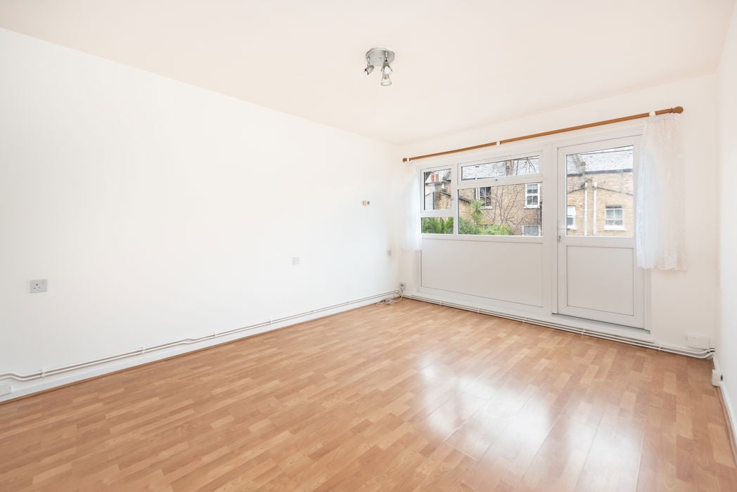 19, London, SW9 0SS