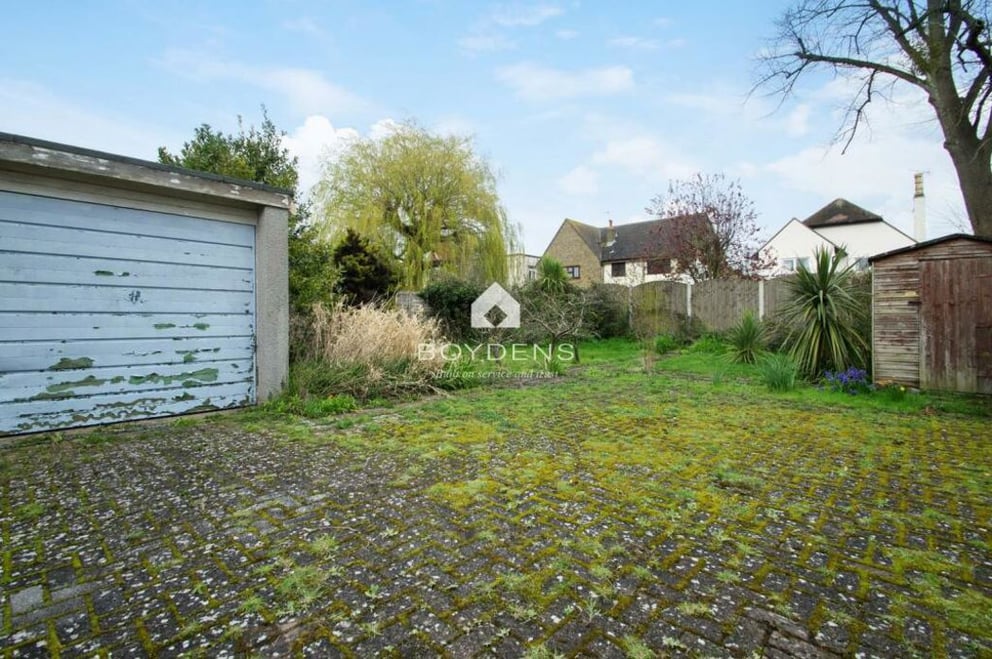 Upper Fourth Avenue, Frinton-on-Sea, Essex, CO13 9JS | Auction Property ...